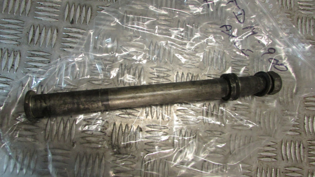 Yamaha TDM 900 Axe de rue arrier,,rear wheel axle, spindle, – motopiece.fr